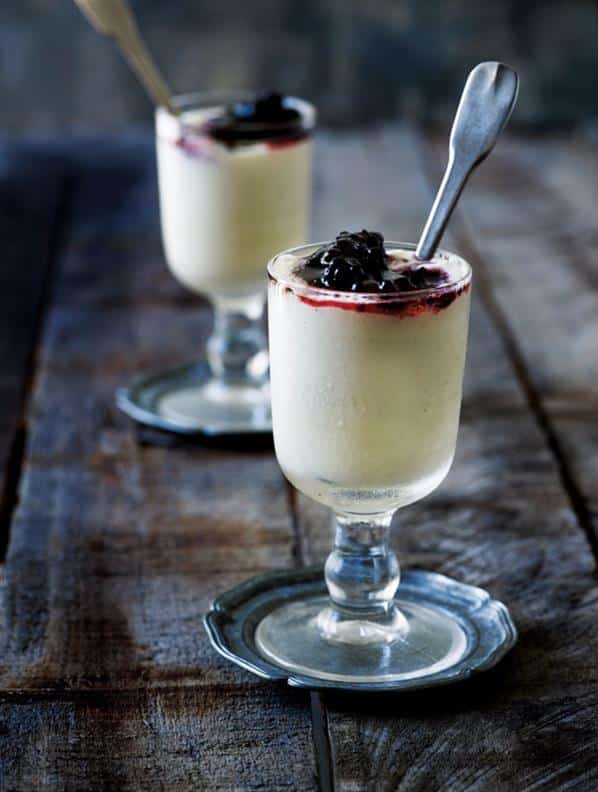 Mælk og honning med brombær | Mælkedessert af Katrine Klinken